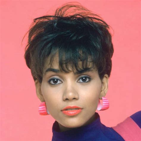 26 Pictures Of Young Halle Berry