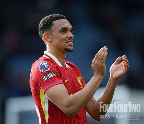 매 순간 리버풀을 사랑했습니다 야유 받던 배신자 20년 성골 유스 고별전에선 박수 세례 결국 눈물