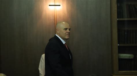 Преди решението на ВСС за Гешев Политическите коментари за имунитетите и Конституцията Nova