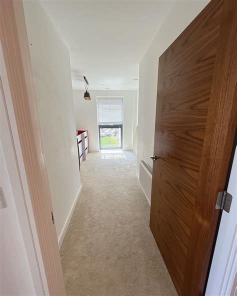 이지현 ㅡ 영국 온 지 2년만에 이룬것🙏🏻 런던의 쓰리룸 아파트🇬🇧 사업 그리고 내 집 마련 온전히 열심히 한 것들에 대한 내힘과 그리고 영국은행 힘으로 😋 이제