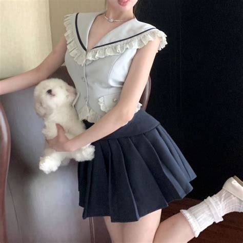 코지문 코디세트브이넥 레이스 스티치 케이프 카라 버튼 조끼a라인 핀턱 플리츠 미니스커트 세트 셋업룩 데이트