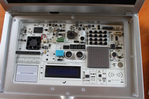 Crowpi2 Raspberry Pi 4 Learning Kit Review Part 1 Unboxing And First Boot Cnx Software