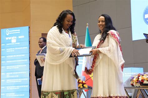 የደቡብ ኢትዮጵያ ክልል ሴቶችና ህፃናት ጉዳይ ቢሮ የእውቅና ስጦታዎችን አገኘ ሣውላ ፡ 30 2016 ዓ ም የደቡብ ኢትዮጵያ ክልል የሴቶች ህፃናት ጉዳይ