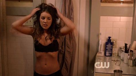 Shenae Grimes Nude Pics Page