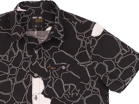 Bovy Mens Shirt เสื้อเชิ้ตกราฟฟิคทอผิวเรียบกราฟฟิคดำขาว Bovy Bas11264