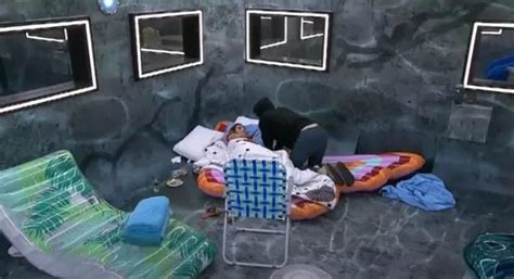 Big Brother Couple Have Sex On Show As Star Apologises For Lasting 10 Seconds Daily Star