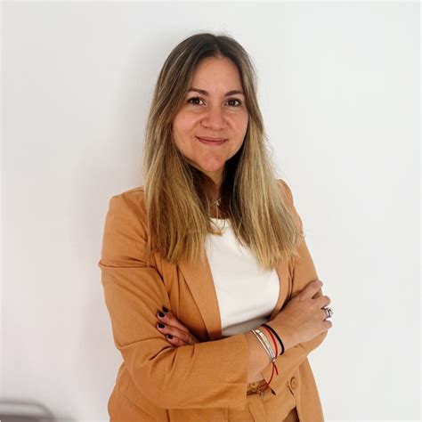 Vanesa De Milo Administrative Assistant Remax Cosmopolita Linkedin