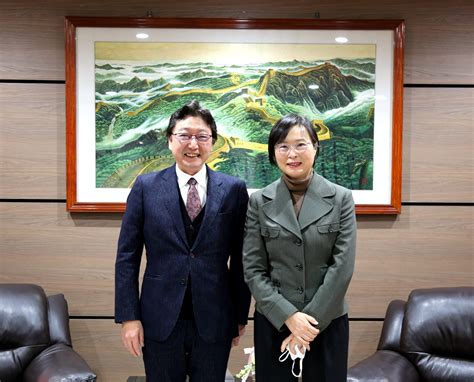 驻名古屋总领事杨娴会见爱知丰明花卉流通组合理事长永田晶彦