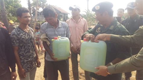 សកម្មភាពកំលាំង អគ្គិភ័យកំពុងចុះប្រត្តិការចែកចាយទឹក នៅភូមិ បឹងលាស សង្កាត់អូគន្ធរ ក្រុងស្ទឹងសែន