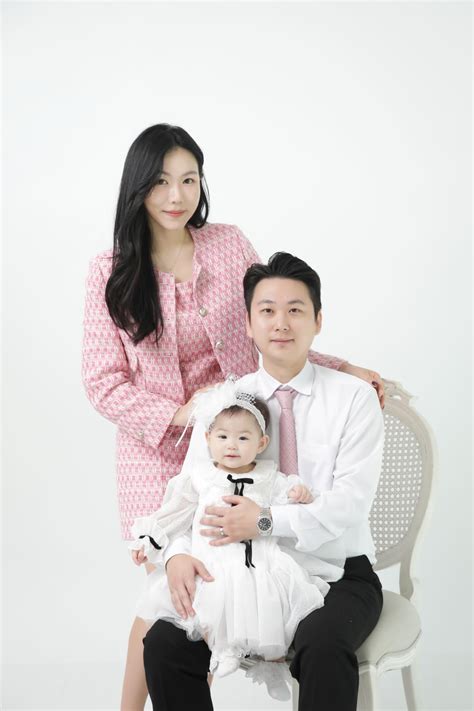 애들아 우리 애 오늘 돌잔치했다 근데 오늘 돌잔치하면서 문득 오늘날까지 우리 가족을 위해 함께 성장해주고 노력해준 우리 남편이 너무너무 고마운거야🥹🥹 그래서 사진