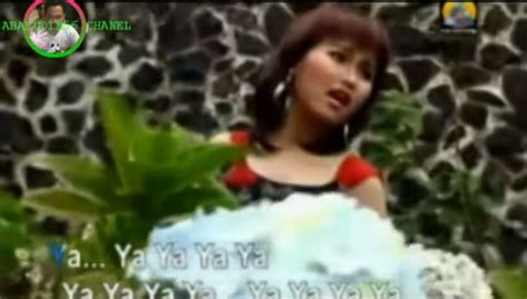 9 Potret Ayu Ting Ting Di Video Klip Alamat Palsu Ini Viral Jogetnya