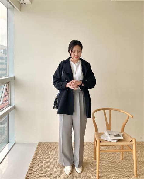 빅사이즈쇼핑몰 마리앙플러스 플러스사이즈 깔끔하고 군더더기 없이 떨어지는 디테일과 미디기장감으로 가볍게 데일리로 걸치기 좋은 트렌치 자켓 소개해드려요~🤗