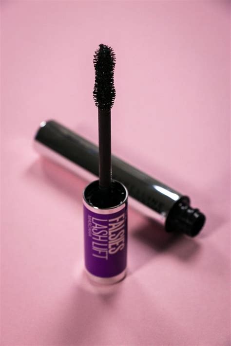 Mascaras That Give The Best Volume Fashion Beauty