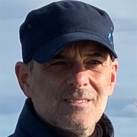 Daniel Mucha Linkedin