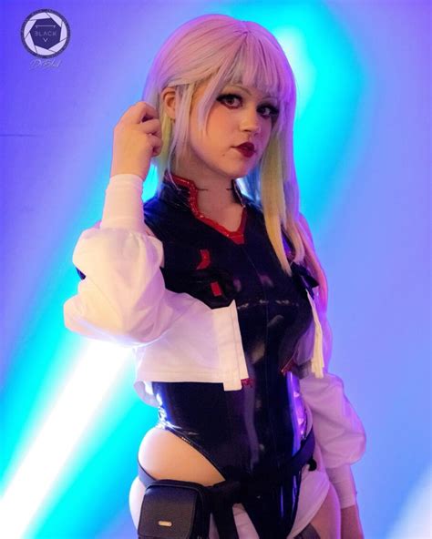 F De Cyberpunk D Vida A Lucy Em Um Cosplay Impressionante Critical Hits