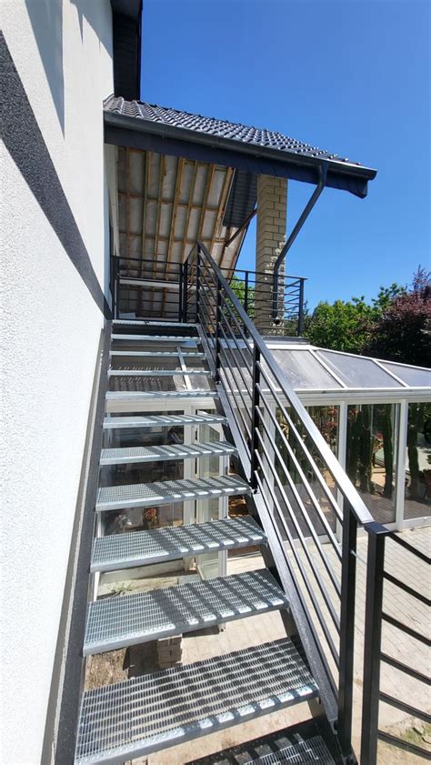 Schody Zew Z Balustradą In 2025