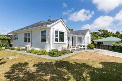11 Trebann Street Paparangi Wellington City Houses For Sale Oneroof