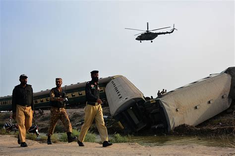 ပါကစ္စတန်နိုင်ငံ စိန်တယ်ပြည်နယ် ရထားလမ်းချော်မှုတွင် လူ ၂၂ ဦး သေဆုံး