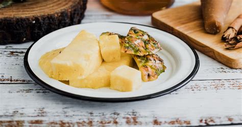 멕시코 시티 전통 파인애플 파넬라 계피로 만든 Tepache 멕시코 발효 음료의 재료 사진 Unsplash의 파인애플 이미지