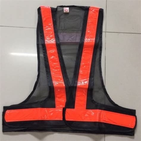 เสื้อจราจร เสื้อสะท้อนแสง เสื้อกั๊ก ตาข่ายดำ แถบส้ม กุ๊นขอบดำ “สินค้าหลุดสเปค” ตามรูปประกอบ แถบ