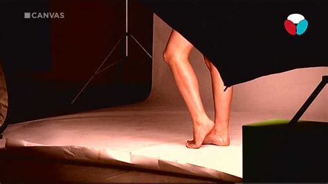 Sofie Van Moll Sofie Van Moll Met Elf Andere Bekende Vlaamse Vrouwen Voor Het Goede Doel Kom Op