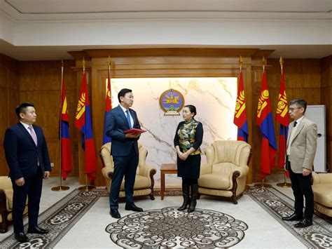 Шинэ Зуунмод хотын эрх зүйн байдлын тухай хуульд өөрчлөлт оруулах тухай хуулийн төслийг өргөн