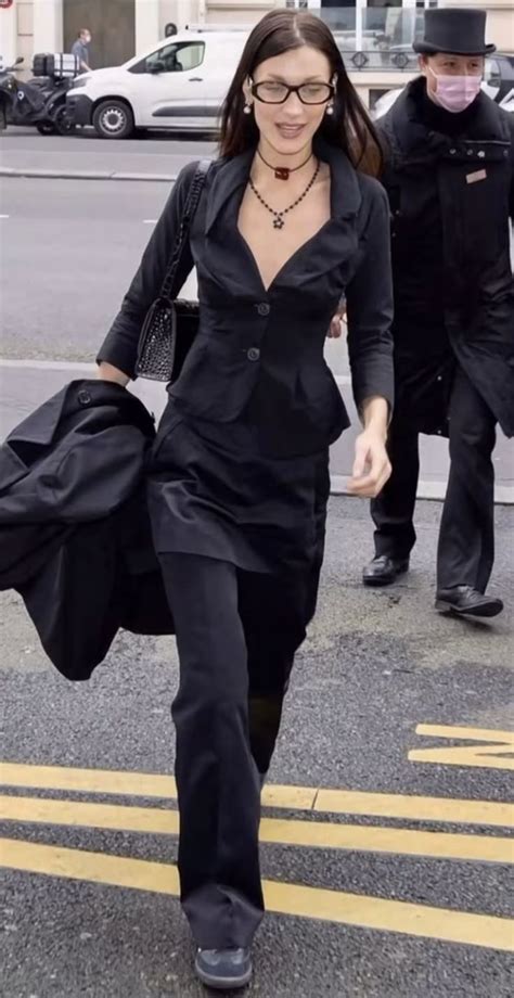 Pin By 塔山 On Office Siren Geek Chic Outfits Semi Formal Outfits For