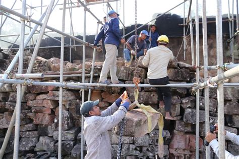 អាជ្ញាធរជាតិអប្សរា ចាប់ផ្ដើមរើគំនរថ្ម និងរៀបចំជួសជុលប្រព័ន្ធបង្ហូរទឹកបុរាណឡើងវិញ នៅប្រាសាទបាយ័ន