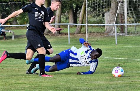 Simon Fritsch Und Eric Atta Opoku Sollen Dem Tsv Pressath Weiterhelfen Oberpfalzecho