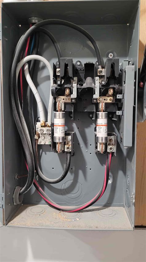 Cec Double Lug Kit For 200 Amp Disconnect Electrician Talk
