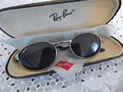Vintage Unisex Ray Ban Sunglasses With Original Case And Lens Cloth