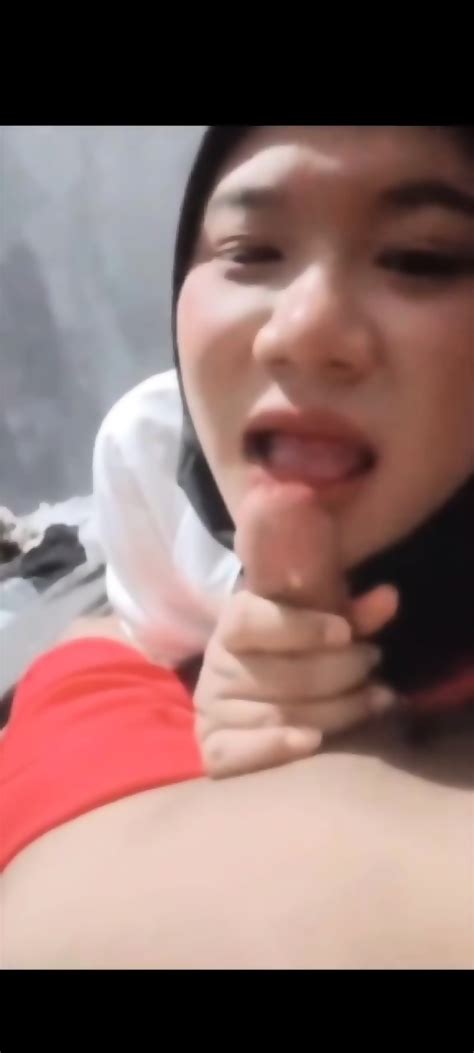 Santriwati Sepong Kontol Pacar