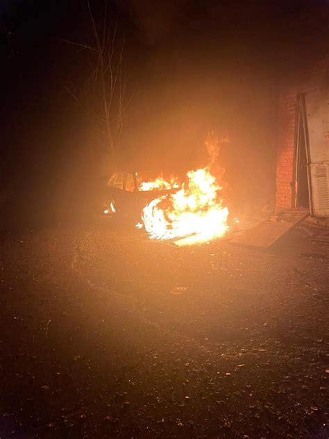 У поліції показали наслідки обстрілів Нікополя і Мирівської громади 20 листопада