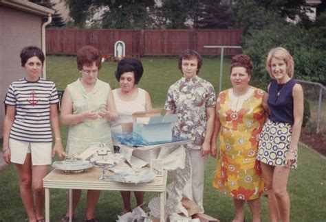 40 Vintage Snapshots That Show What Women Looked Like In The 1960s