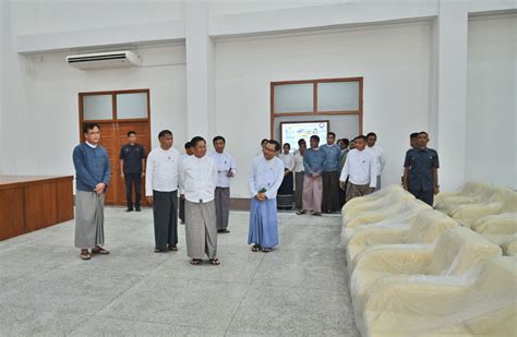 နိုင်ငံတော်စီမံအုပ်ချုပ်ရေးကောင်စီဥက္ကဋ္ဌ နိုင်ငံတော်ဝန်ကြီးချုပ် ဗိုလ