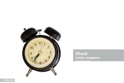 고립 된 흰색 배경에 검은 전통적인 고전적인 스타일의 알람 시계 0명에 대한 스톡 사진 및 기타 이미지 0명 3차원 형태 가정 생활 Istock