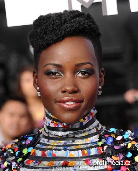 Lupita Nyong΄o Coiffure Happyhair