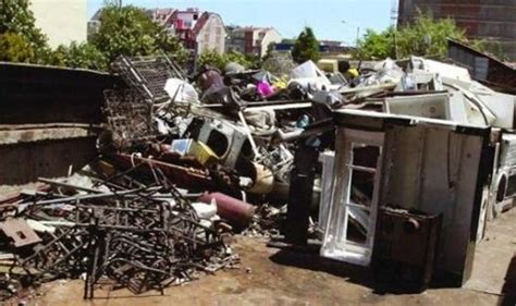 Мобилен пункт събира живак и опасни отпадъци в столицата