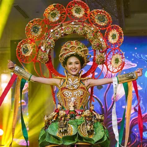Nguyễn Thanh Hà Vượt 64 Thí Sinh để đăng Quang Hoa Hậu Môi Trường Thế Giới
