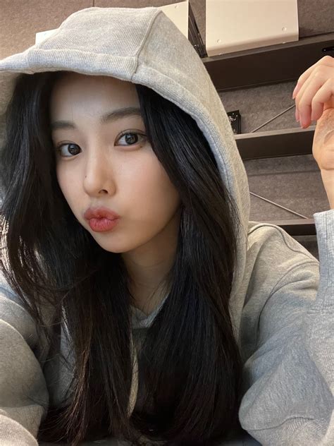 Discover 97 Kang Hyewon And Iz One Ideas Iz One Hyewon Kpop Girls