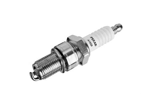 Свеча зажигания ГАЗ-53, 3307, 66, ПАЗ дв. 511, 513, 523 (к-т 4 шт). PEKAR