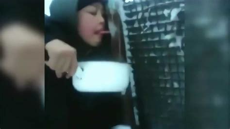 冬天舔电线杆的下场看完视频我也很好奇的去舔了一把结果 腾讯视频