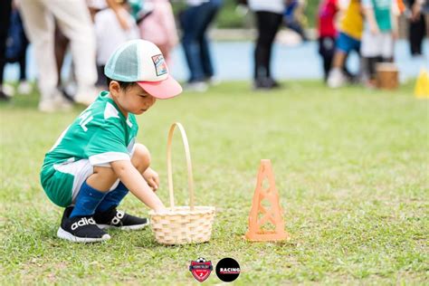 홍콩 4월 3일 이스터에그 축구훈련캠프 외국인 코치들이 각국의 어린이들에게 프로축구 훈련을 체험하도록 지도 Kkday