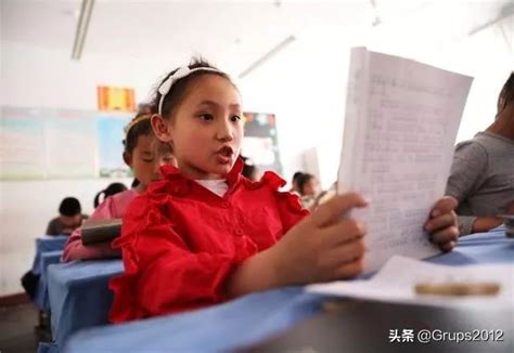 八岁女孩火灾失双腿 手术十二次仍无法装假肢 却比常人活的阳光 搜狐大视野 搜狐新闻