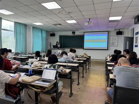 外语学院大学英语教研部举办“新教师岗前试讲暨教学能力工作坊” 外语学院