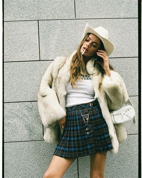 Luna Sobrino R Sweaterbullets