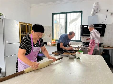 农历七月初七来炸花这种老一辈年轻时常做的美食你吃过吗 关注民生
