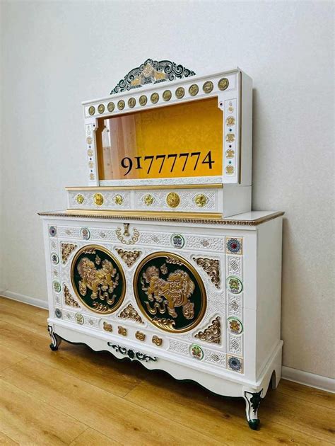 Үндэсний авдар Үндэсний авдар Сийлбэртэй модон тавилга