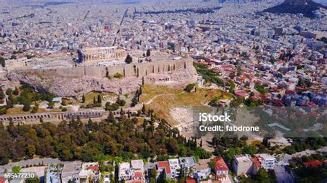 아크로폴리스 언덕의 파르테논 신전 아테네 역사적인 센터 그리스 공중 무인 비행기 사진 0명에 대한 스톡 사진 및 기타 이미지 0명 고고학 고대의 Istock