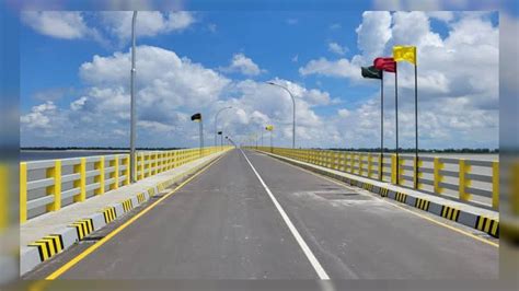 ভাসানী সেতুতে দুর্বৃত্তের থাবা আবারও চুরি রিফ্লেক্টর লাইট নিরাপত্তা ব্যবস্থা প্রশ্নবিদ্ধ